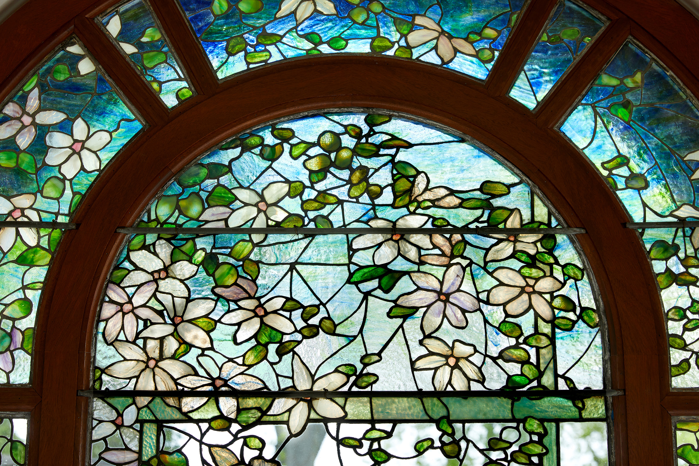 Tiffany’s Eternal Glow: How Tiffany Became the Ultimate Design Trophy ...