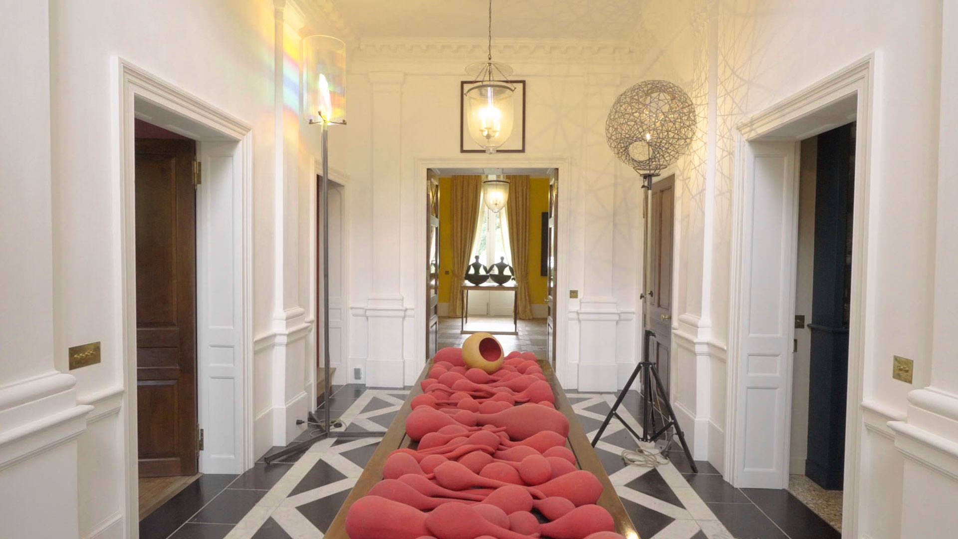 Art Collector's Dream House: See Richter, Martin, Emin & More in the ...